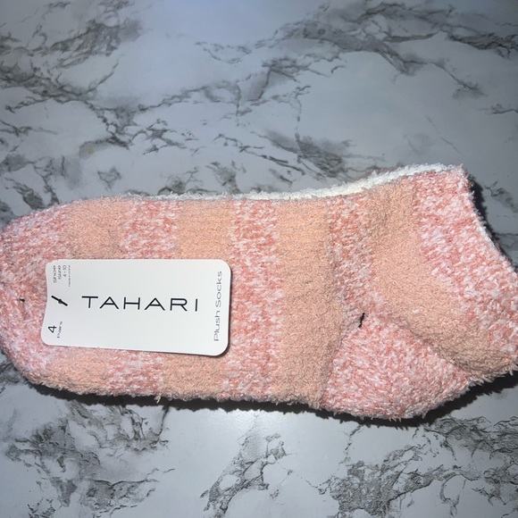 Tahari | Accessories | Tahari Plush Socks 4pk | Poshmark